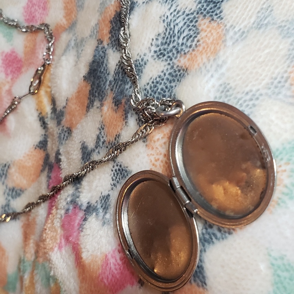 Vintage Victorian Sterling Silver Locket - Gem